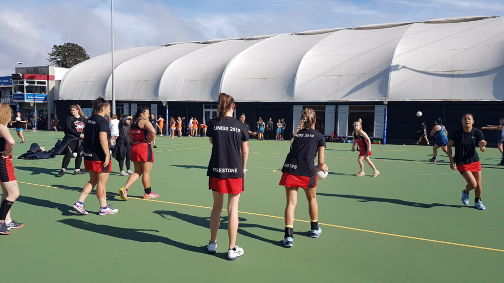 Netball girls play for 3rd place in their pool at Netball North Harbour ...